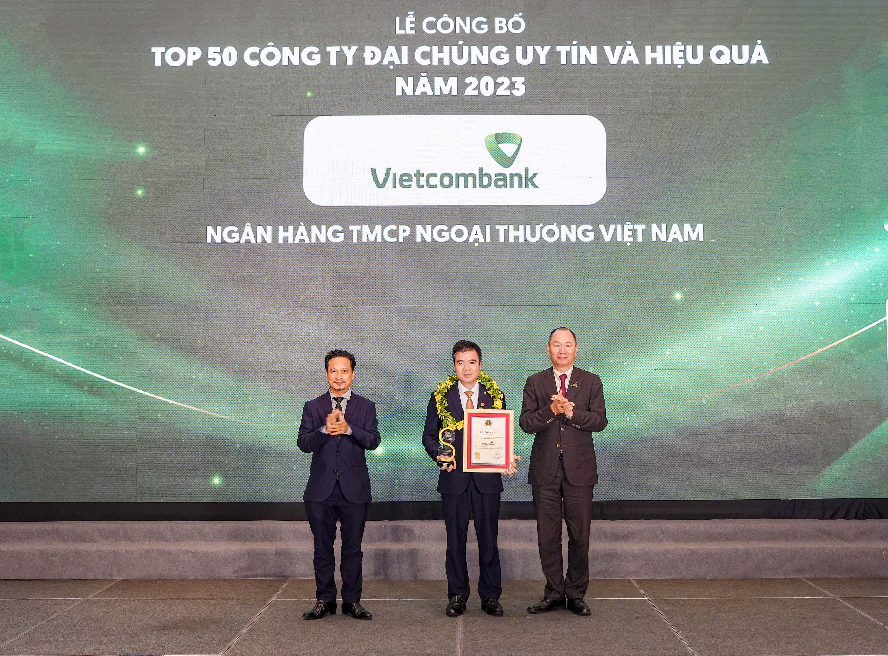 Vietcombank là ngân hàng uy tín nhất, công ty đại chúng uy tín và hiệu quả nhất Việt Nam - Tạp ...