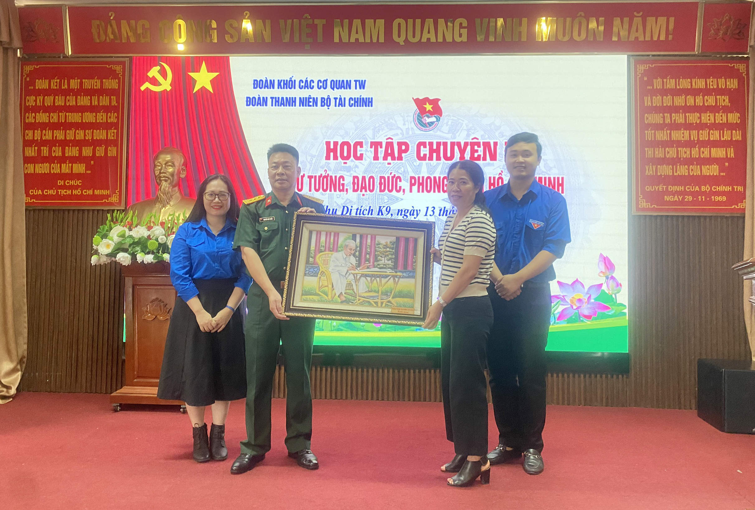 Hành trình về nguồn tại K9 của tuổi trẻ ngành Tài chính - Tạp chí Kinh tế - Tài chính